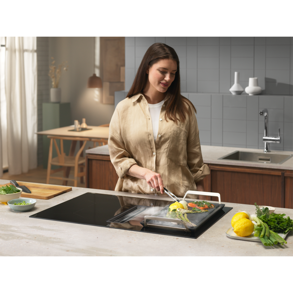 Płyta indukcyjna z okapem (COMBO) KCC83443 | Electrolux